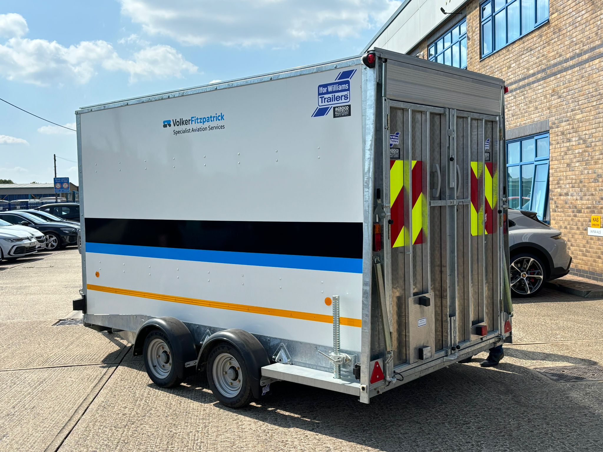 Portable Light Fitting Trailer - Airfield Lighting Systems